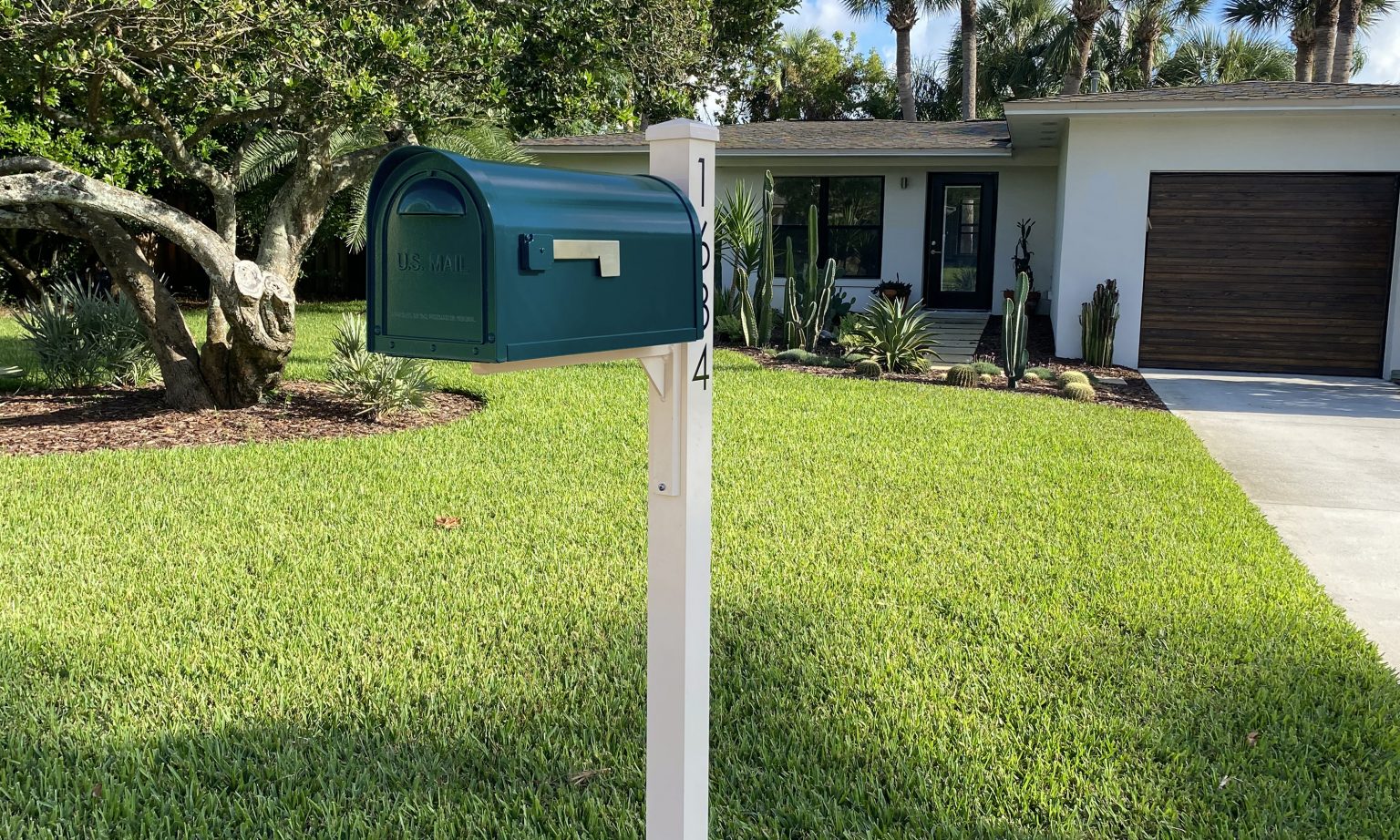 Mid Century Modern Curbside Mailboxes – Special Lite